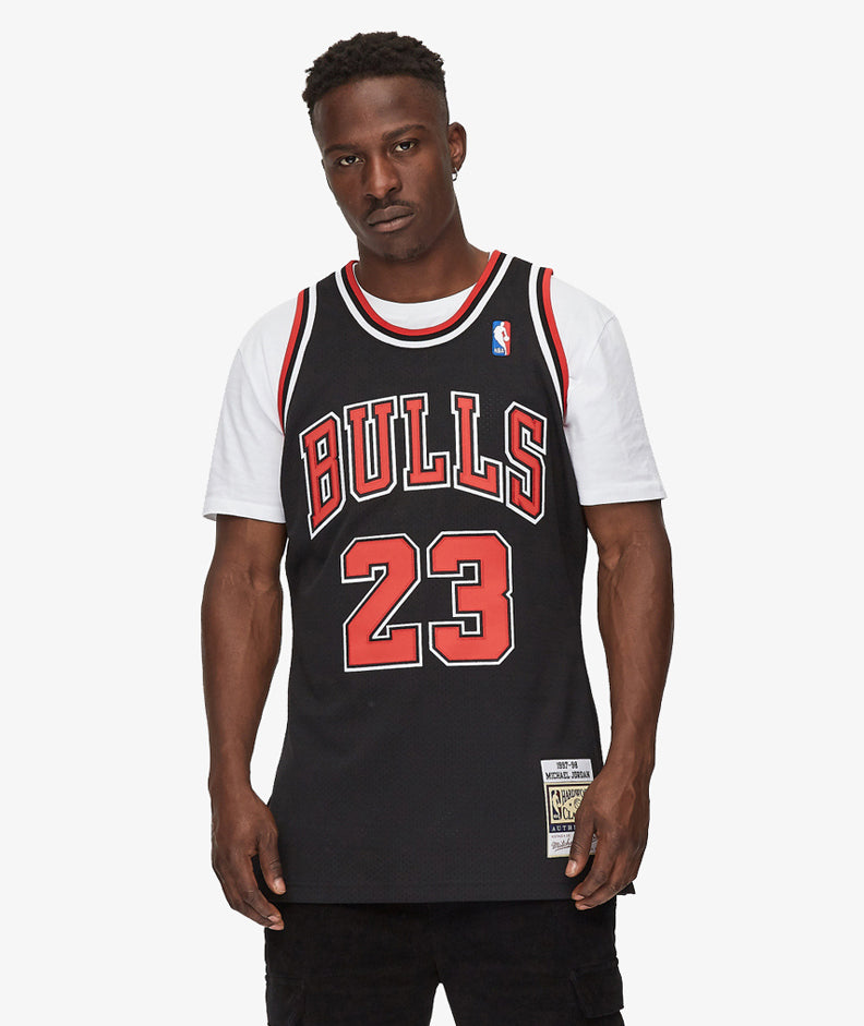 Home Mitchell & Ness Authentic Jersey Chicago Bulls Michael Jordan 'Black'